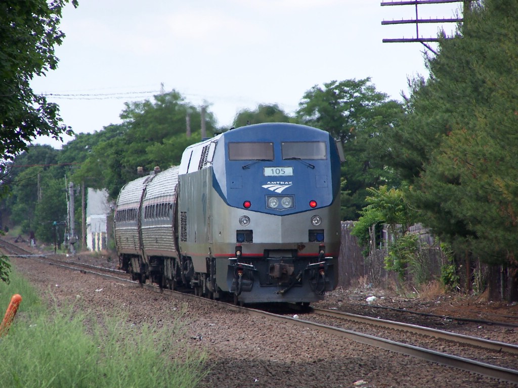AMTK 105 pushes #471 towards New Haven.